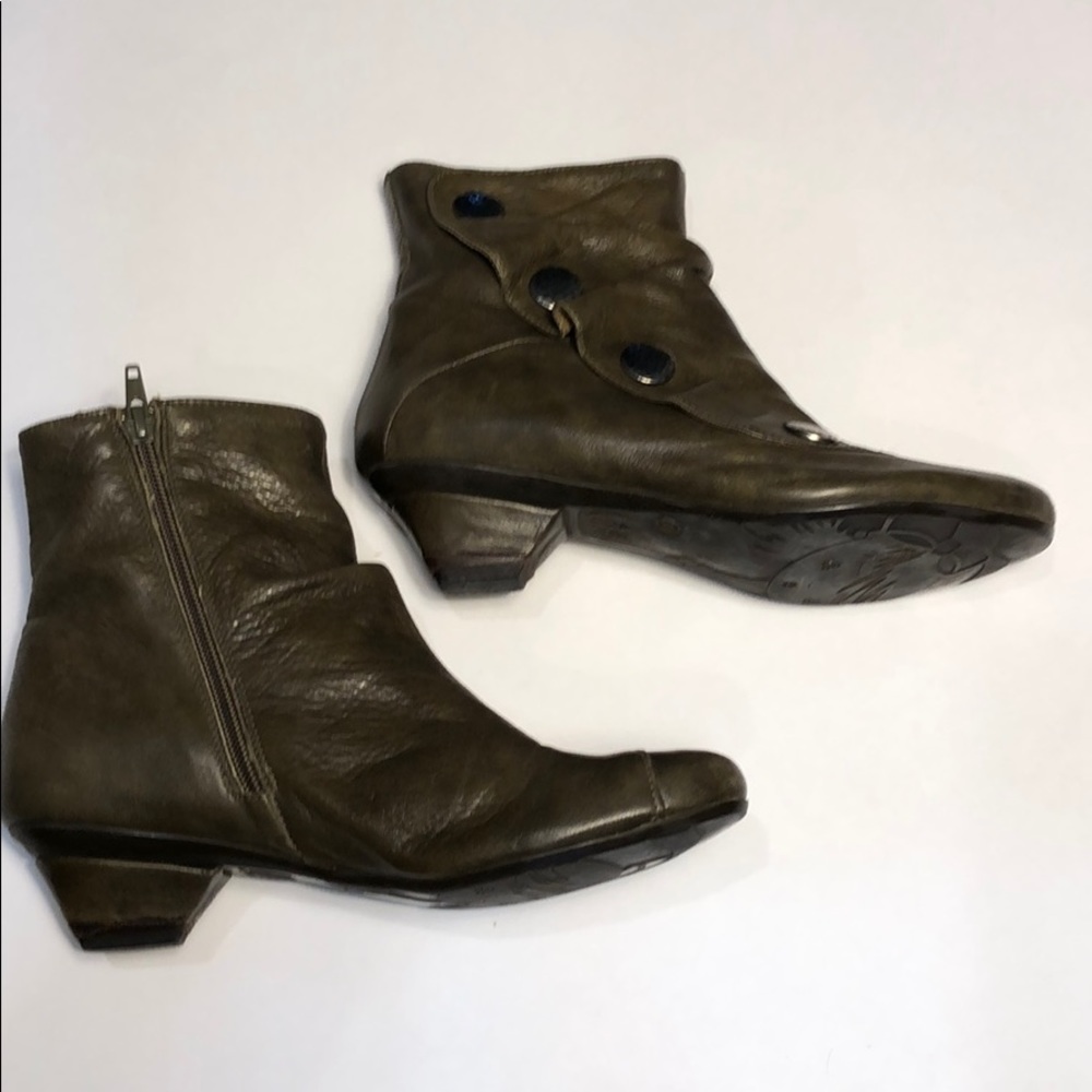 Eric Michael Leather Soho Button Ankle Boots Green - Gem